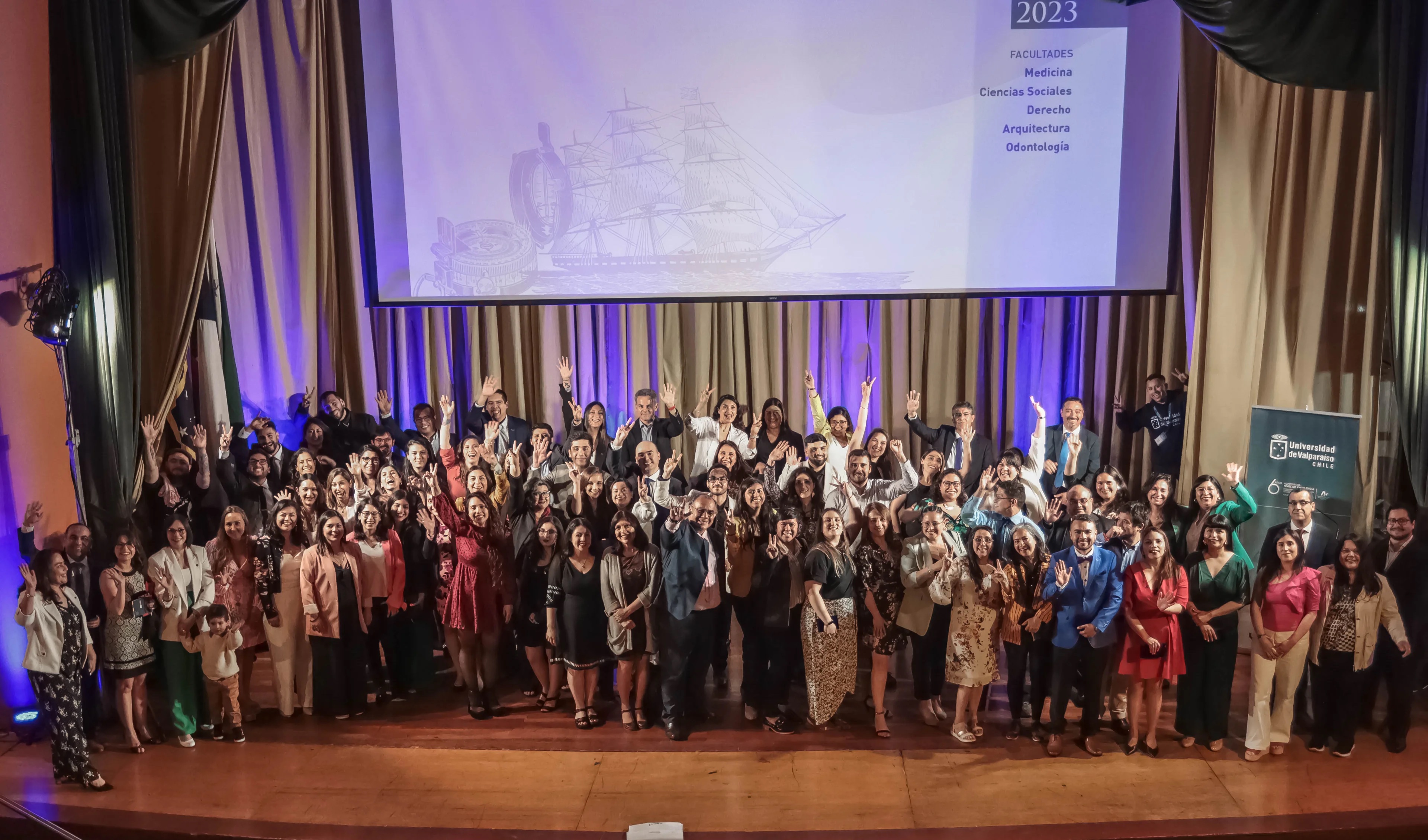 En solemne ceremonia, Universidad de Valparaíso graduó a magísteres y ...
